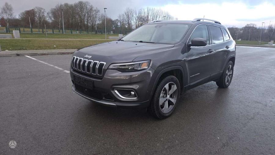 Brūns Jeep Cherokee 2019 Kuršėnai, ar dzinēja tilpumu 3.24 L un nobraukumu 169 tūkst. km par 16200 €, foto 2 vietnē AUTOMOTO.COM.LV