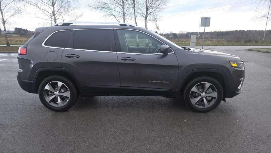 Brūns Jeep Cherokee 2019 Kuršėnai, ar dzinēja tilpumu 3.24 L un nobraukumu 169 tūkst. km par 16200 €, foto 5 vietnē AUTOMOTO.COM.LV
