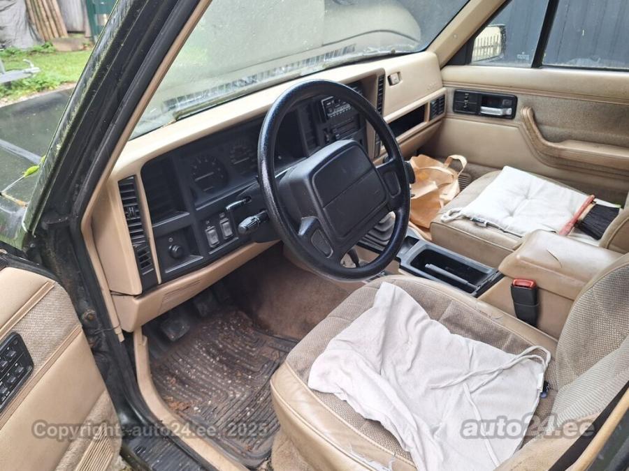 Jeep Cherokee 1996 Tallina, ar dzinēja tilpumu 2.50 L un nobraukumu 306 tūkst. km par 1200 €, foto 5 vietnē AUTOMOTO.COM.LV