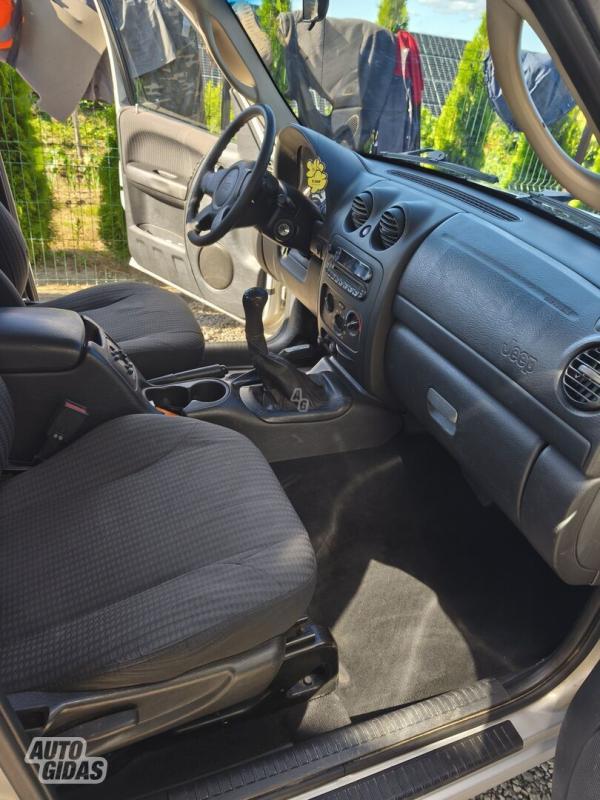 Jeep Cherokee 2002 in Mazeikiai, with an engine capacity of 2.50 L and mileage of 243 thousand km for 3000 €, photo 5 on AUTOMOTO.COM.LV