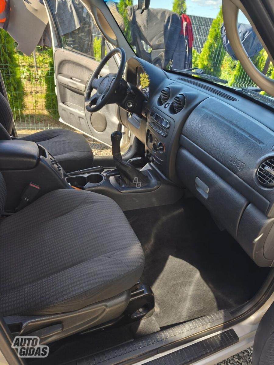 Jeep Cherokee 2002 Mažeikiai, ar dzinēja tilpumu 2.50 L un nobraukumu 243 tūkst. km par 3000 €, foto 6 vietnē AUTOMOTO.COM.LV