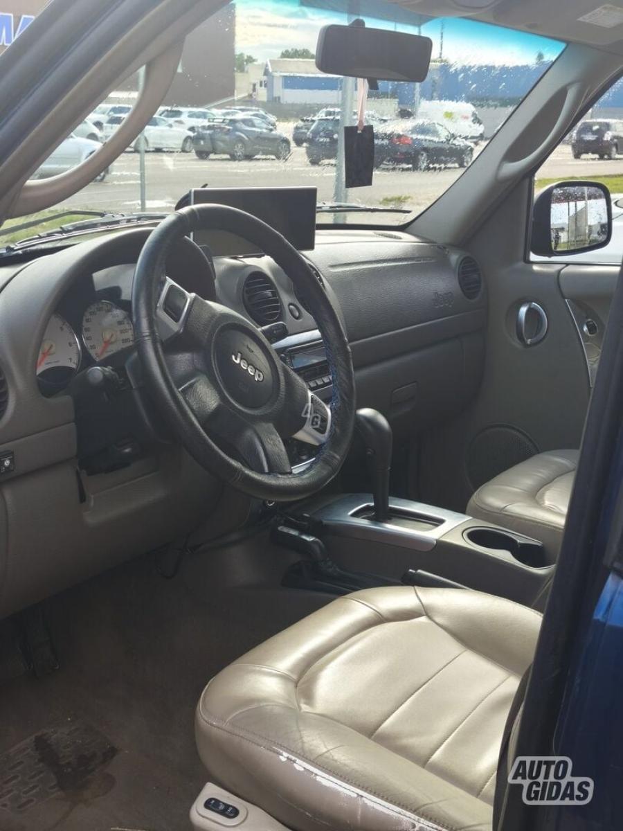 Jeep Cherokee 2003 in Kaunas, with an engine capacity of 3.70 L and mileage of 155 thousand km for 2000 €, photo 5 on AUTOMOTO.COM.LV