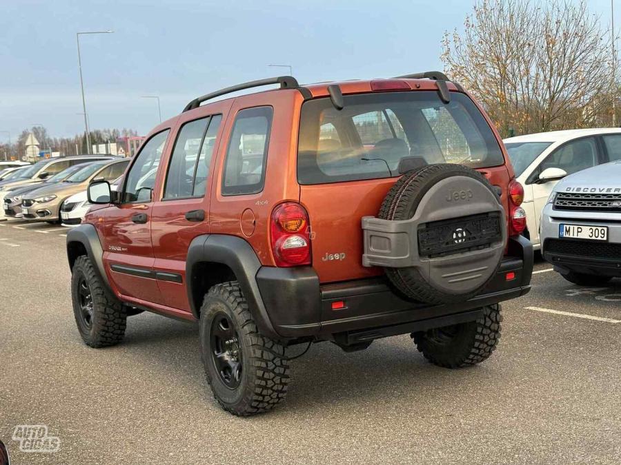 Jeep Cherokee 2005 in Vilnius, with an engine capacity of 3.70 L and mileage of 244 thousand km for 6350 €, photo 4 on AUTOMOTO.COM.LV