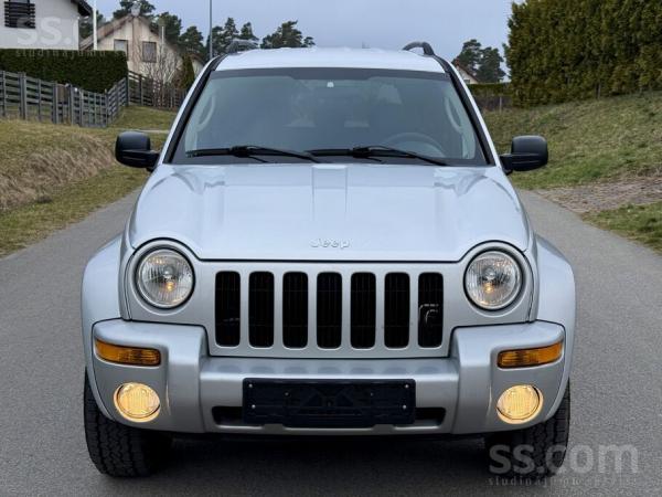 Jeep Cherokee 2005 Rīga, ar dzinēja tilpumu 2.50 L un nobraukumu 285 tūkst. km par 5550 €, foto 2 vietnē AUTOMOTO.COM.LV