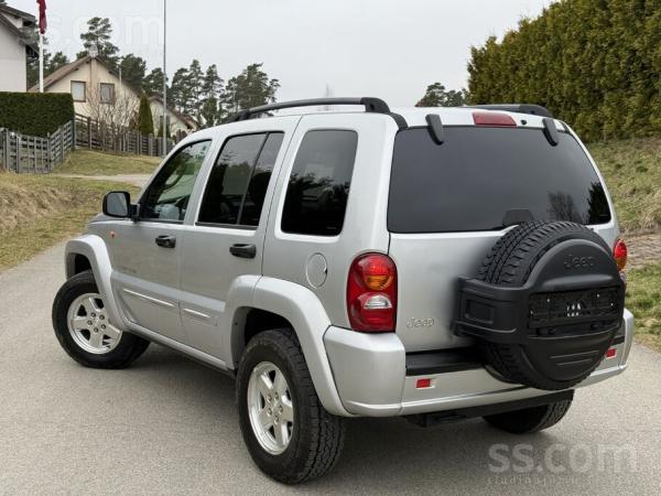 Jeep Cherokee 2005 Rīga, ar dzinēja tilpumu 2.50 L un nobraukumu 285 tūkst. km par 5550 €, foto 4 vietnē AUTOMOTO.COM.LV