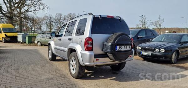 Jeep Cherokee 2006 in Valmiera, with an engine capacity of 2.80 L and mileage of 215 thousand km for 4000 €, photo 5 on AUTOMOTO.COM.LV