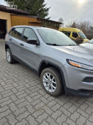 Jeep Cherokee 2014 in Klaipeda, with an engine capacity of 2.40 L and mileage of 345 thousand km for 5800 €, photo 5 on AUTOMOTO.COM.LV