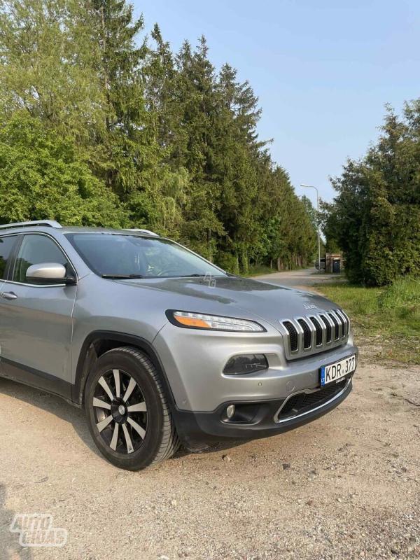 Jeep Cherokee 2014 in Kretinga, with an engine capacity of 3.20 L and mileage of 161 thousand km for 10000 €, photo 7 on AUTOMOTO.COM.LV