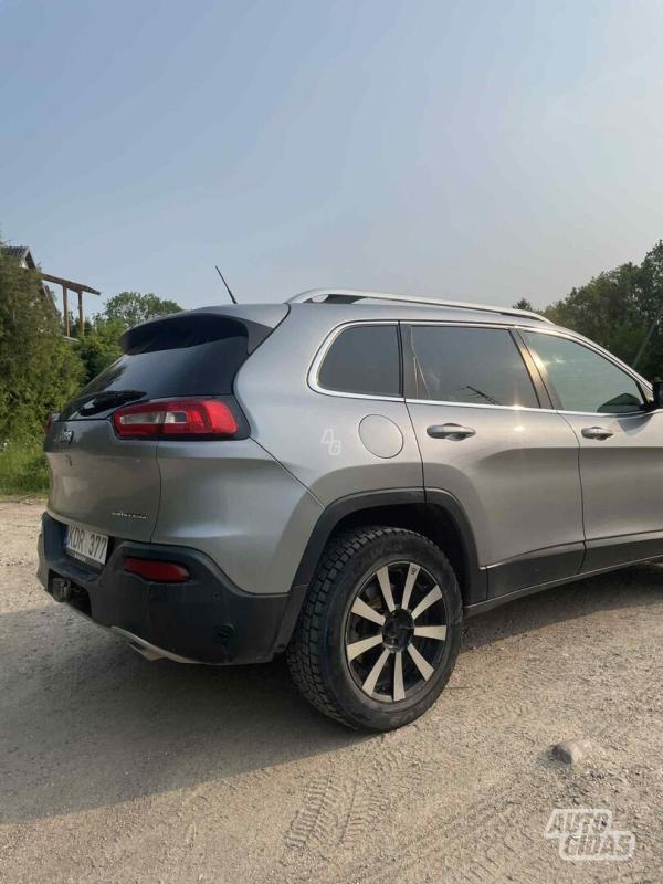 Jeep Cherokee 2014 in Kretinga, with an engine capacity of 3.20 L and mileage of 161 thousand km for 10000 €, photo 9 on AUTOMOTO.COM.LV