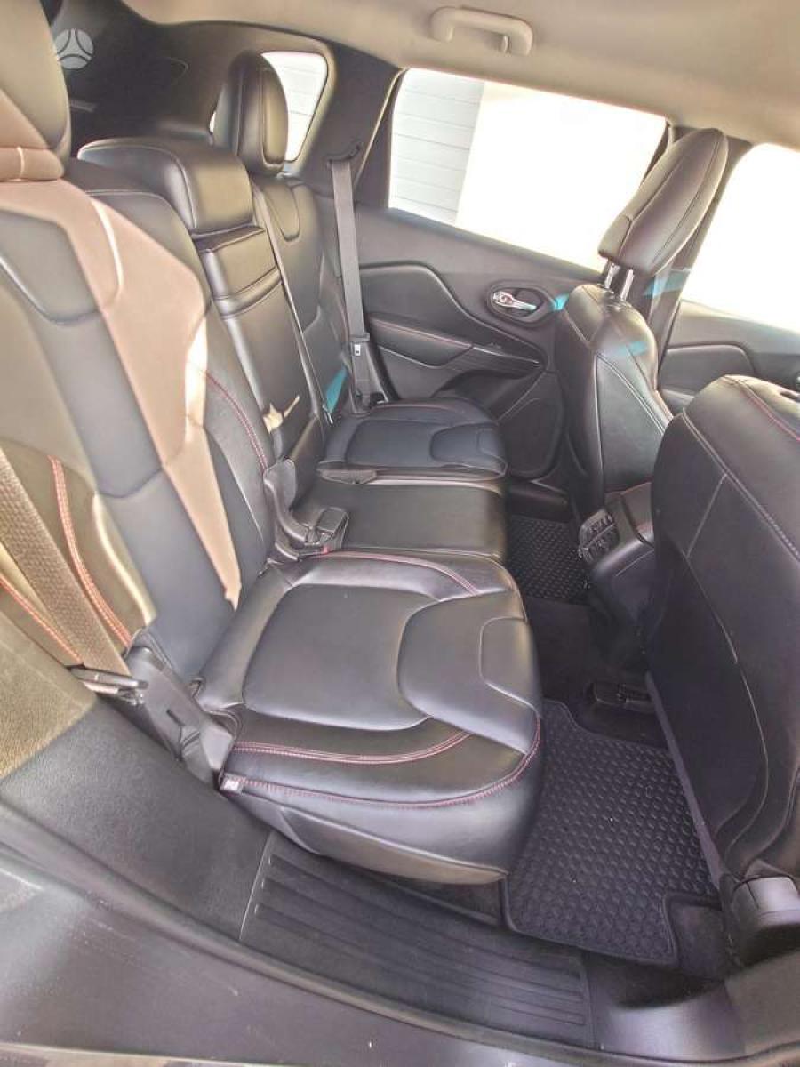 Jeep Cherokee 2014 Viļņa, ar dzinēja tilpumu 3.24 L un nobraukumu 233 tūkst. km par 11900 €, foto 17 vietnē AUTOMOTO.COM.LV