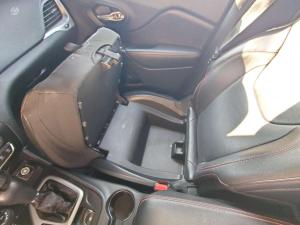 Jeep Cherokee 2014 Viļņa, ar dzinēja tilpumu 3.24 L un nobraukumu 233 tūkst. km par 11900 €, foto 22 vietnē AUTOMOTO.COM.LV