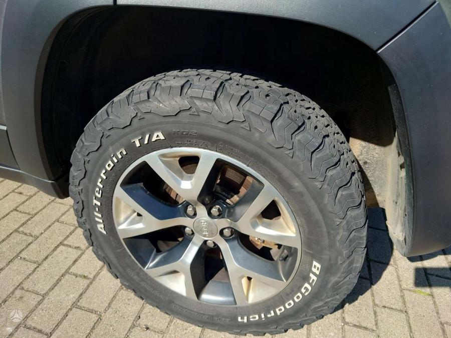 Jeep Cherokee 2014 Viļņa, ar dzinēja tilpumu 3.24 L un nobraukumu 233 tūkst. km par 11900 €, foto 25 vietnē AUTOMOTO.COM.LV