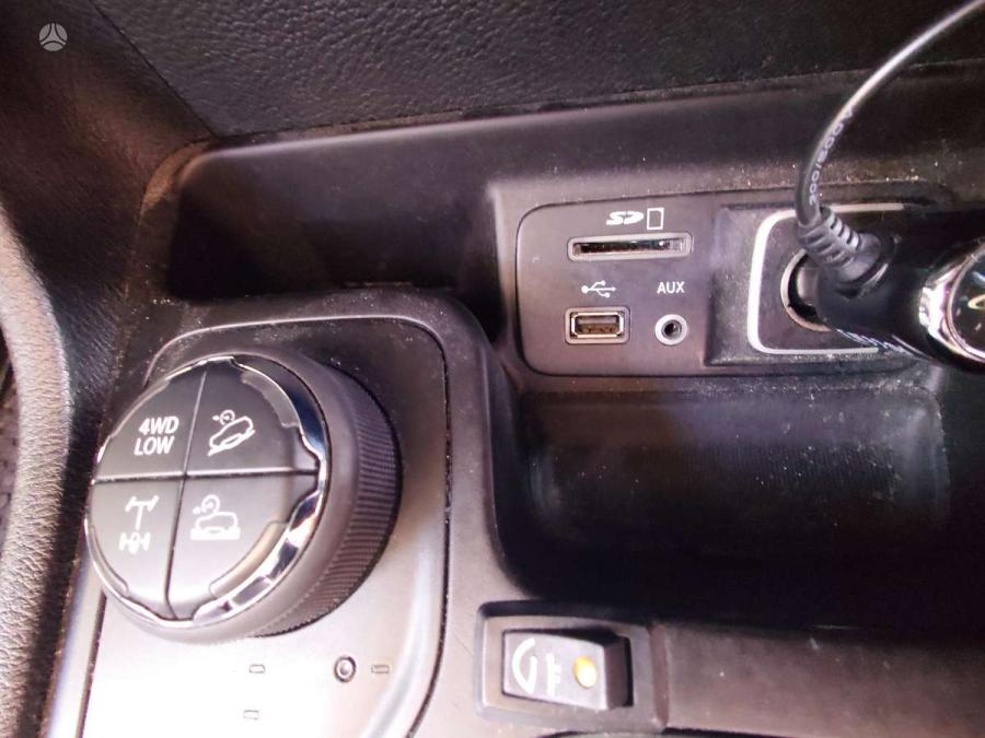 Jeep Cherokee 2014 Viļņa, ar dzinēja tilpumu 3.24 L un nobraukumu 233 tūkst. km par 11900 €, foto 26 vietnē AUTOMOTO.COM.LV