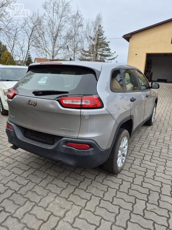 Jeep Cherokee 2014 in Klaipeda, with an engine capacity of 2.40 L and mileage of 345 thousand km for 6200 €, photo 3 on AUTOMOTO.COM.LV