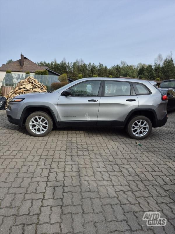 Jeep Cherokee 2014 in Klaipeda, with an engine capacity of 2.40 L and mileage of 345 thousand km for 6200 €, photo 7 on AUTOMOTO.COM.LV