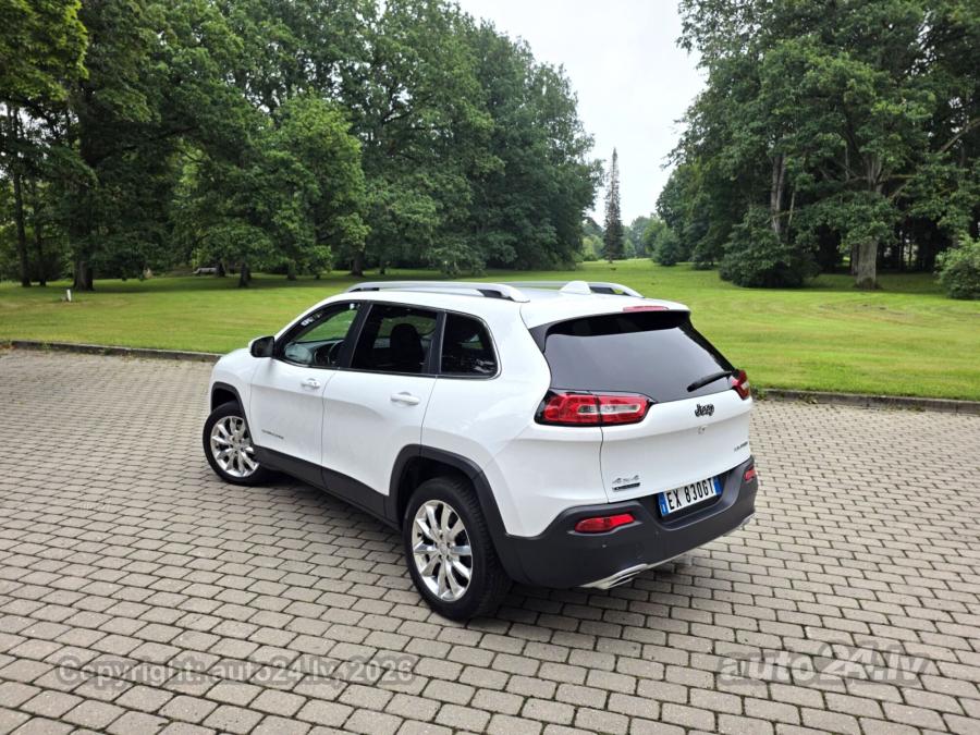 Jeep Cherokee 2015 Tallina, ar dzinēja tilpumu 2.00 L un nobraukumu 240 tūkst. km par 8980 €, foto 10 vietnē AUTOMOTO.COM.LV