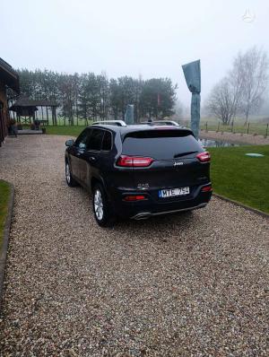 Jeep Cherokee 2016 in Kaunas, with an engine capacity of 2.20 L and mileage of 269 thousand km for 10300 €, photo 4 on AUTOMOTO.COM.LV
