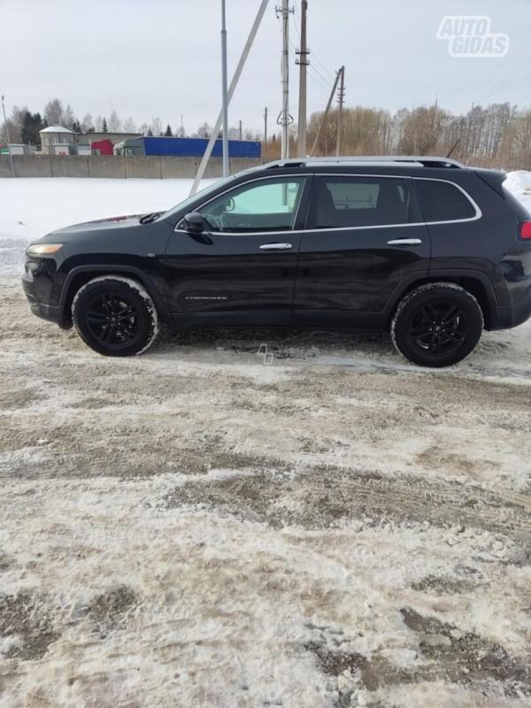 Jeep Cherokee 2016 in Mazeikiai, with an engine capacity of 2.40 L and mileage of 166 thousand km for 9700 €, photo 4 on AUTOMOTO.COM.LV
