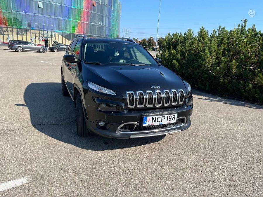 Jeep Cherokee 2016 in Siauliai, with an engine capacity of 2.18 L and mileage of 192 thousand km for 7700 €, photo 1 on AUTOMOTO.COM.LV
