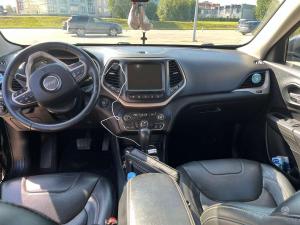 Jeep Cherokee 2016 in Siauliai, with an engine capacity of 2.18 L and mileage of 192 thousand km for 7700 €, photo 5 on AUTOMOTO.COM.LV