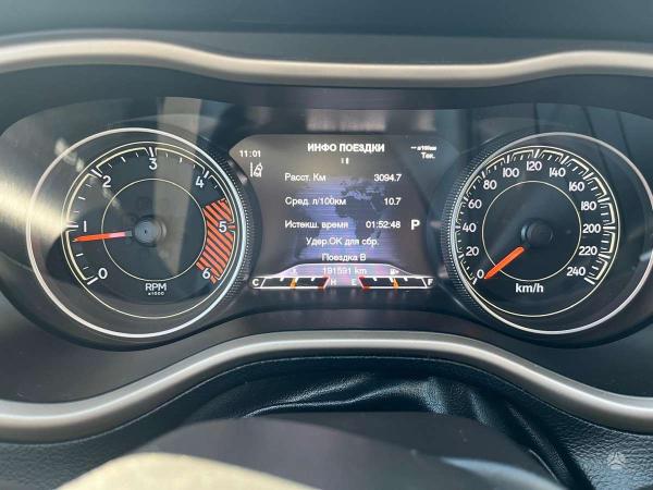 Jeep Cherokee 2016 in Siauliai, with an engine capacity of 2.18 L and mileage of 192 thousand km for 7700 €, photo 7 on AUTOMOTO.COM.LV