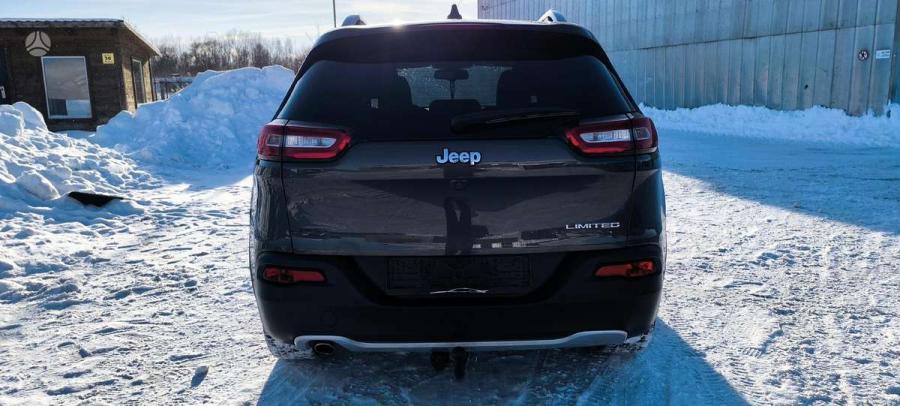 Jeep Cherokee 2017 in Siauliai, with an engine capacity of 2.00 L and mileage of 133 thousand km for 11250 €, photo 5 on AUTOMOTO.COM.LV