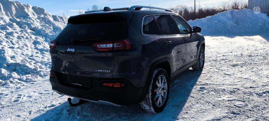 Jeep Cherokee 2017 in Siauliai, with an engine capacity of 2.00 L and mileage of 133 thousand km for 11250 €, photo 6 on AUTOMOTO.COM.LV