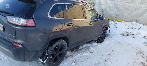 Jeep Cherokee 2019 in Kaunas, with an engine capacity of 2.18 L and mileage of 104 thousand km for 10500 €, photo 9 on AUTOMOTO.COM.LV