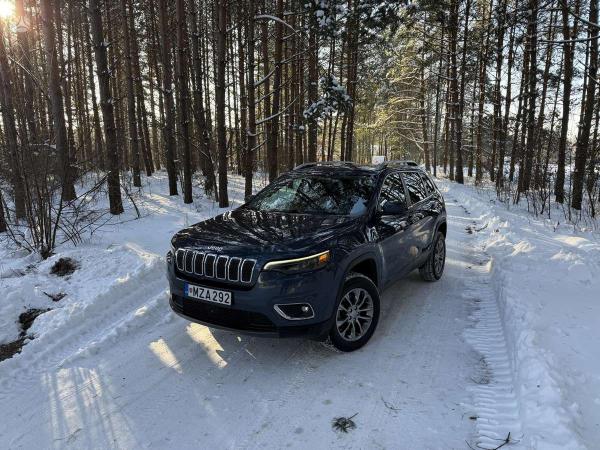 Jeep Cherokee 2021 Viļņa, ar dzinēja tilpumu 3.24 L un nobraukumu 98 tūkst. km par 15490 €, foto 2 vietnē AUTOMOTO.COM.LV