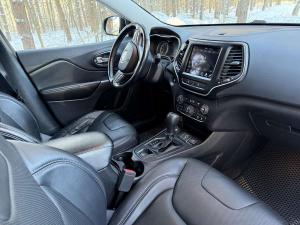 Jeep Cherokee 2021 in Vilnius, with an engine capacity of 3.24 L and mileage of 98 thousand km for 15490 €, photo 10 on AUTOMOTO.COM.LV