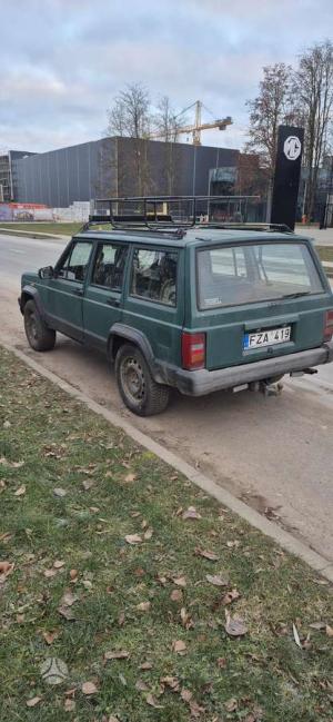Zaļš Jeep Cherokee 1991 Kauņa, ar dzinēja tilpumu 2.10 L un nobraukumu 210 tūkst. km par 1550 €, foto 2 vietnē AUTOMOTO.COM.LV
