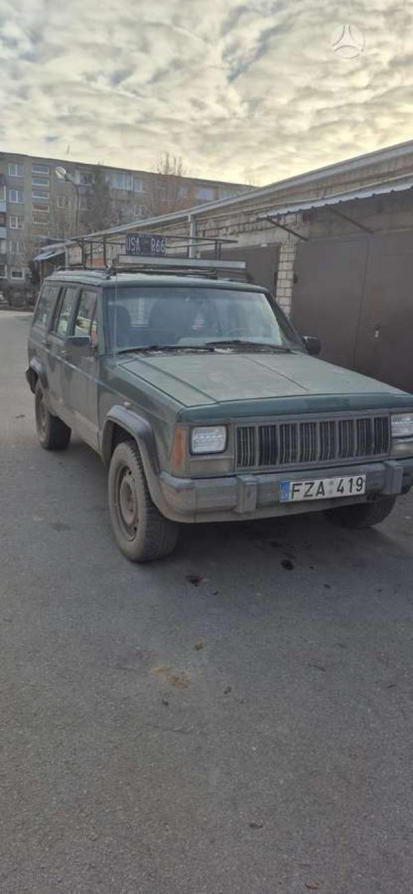 Zaļš Jeep Cherokee 1991 Kauņa, ar dzinēja tilpumu 2.10 L un nobraukumu 210 tūkst. km par 1550 €, foto 4 vietnē AUTOMOTO.COM.LV