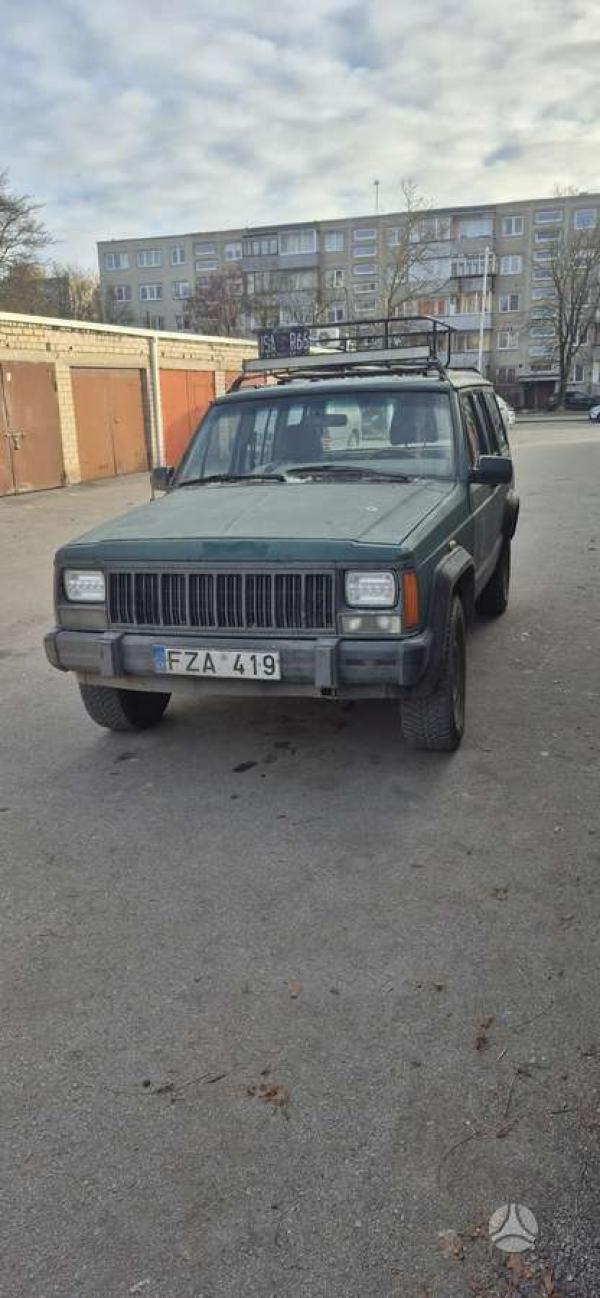 Zaļš Jeep Cherokee 1991 Kauņa, ar dzinēja tilpumu 2.10 L un nobraukumu 210 tūkst. km par 1550 €, foto 6 vietnē AUTOMOTO.COM.LV