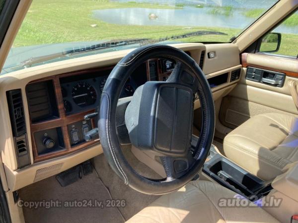 Green Jeep Cherokee 1995 in Tallinn, with an engine capacity of 4.00 L and mileage of 0 thousand km for 5999 €, photo 11 on AUTOMOTO.COM.LV