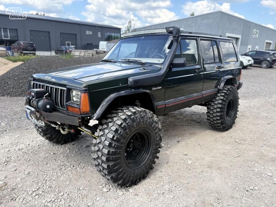 Zaļš Jeep Cherokee 1995 Šauļi, ar dzinēja tilpumu 2.50 L un nobraukumu 250 tūkst. km par 5500 €, foto 3 vietnē AUTOMOTO.COM.LV