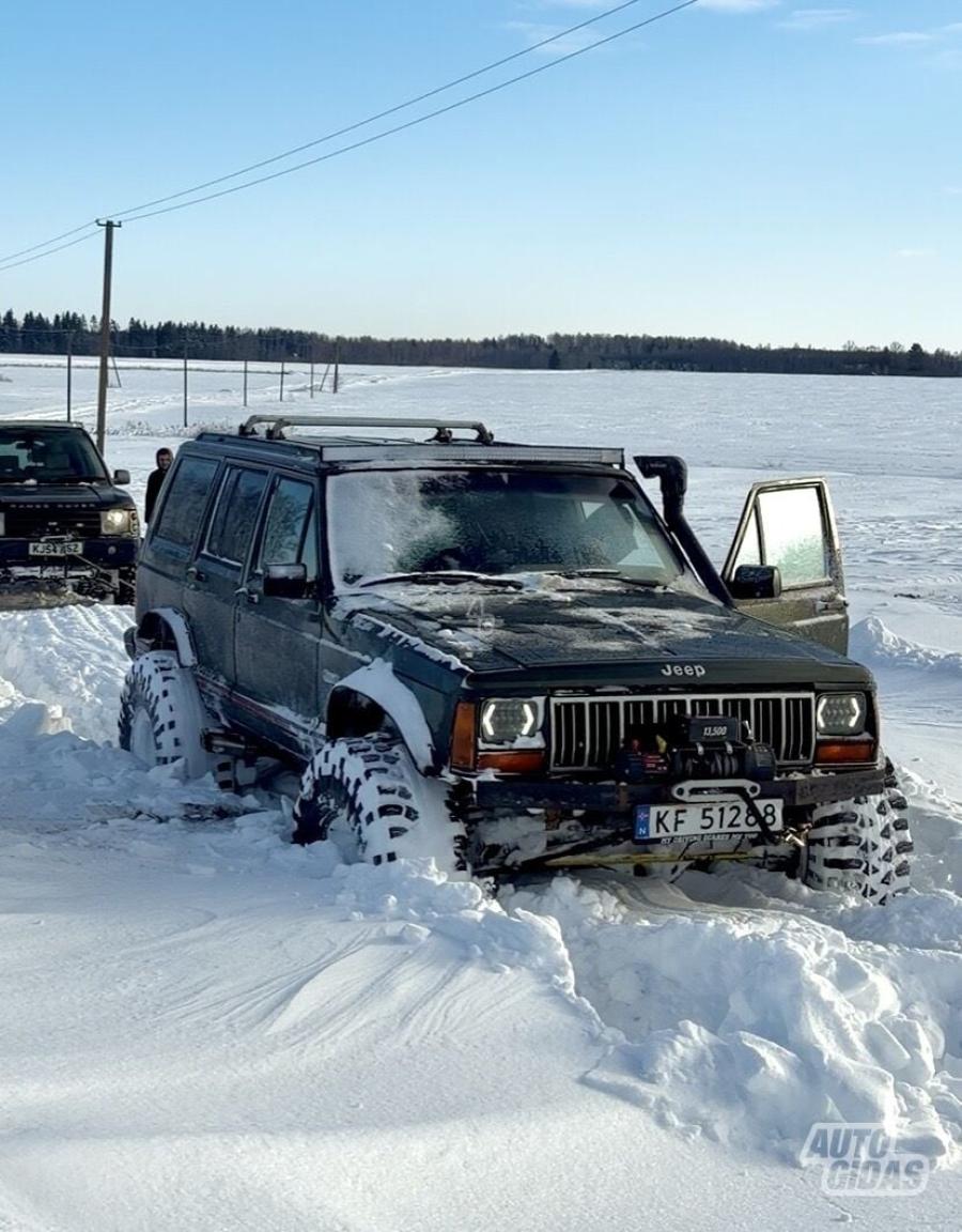 Zaļš Jeep Cherokee 1995 Šauļi, ar dzinēja tilpumu 2.50 L un nobraukumu 250 tūkst. km par 5500 €, foto 11 vietnē AUTOMOTO.COM.LV