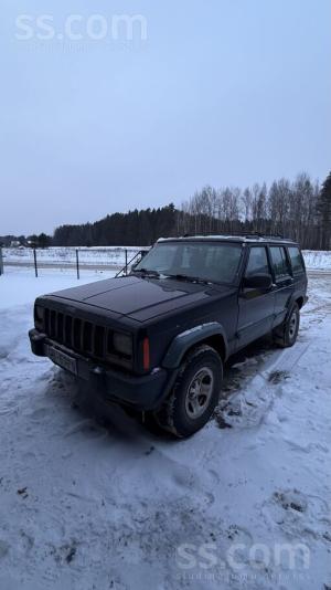 Green Jeep Cherokee 1997 in Ogre, with an engine capacity of 2.50 L and mileage of 263 thousand km for 3200 €, photo 4 on AUTOMOTO.COM.LV
