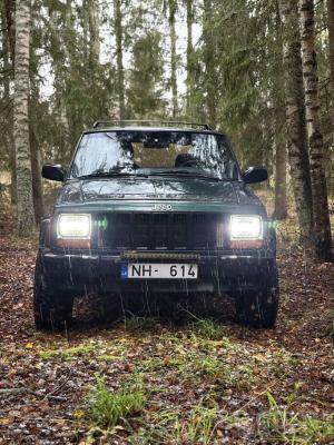 Zaļš Jeep Cherokee 1998 Gulbene, ar dzinēja tilpumu 2.50 L un nobraukumu 375 tūkst. km par 5995 €, foto 5 vietnē AUTOMOTO.COM.LV