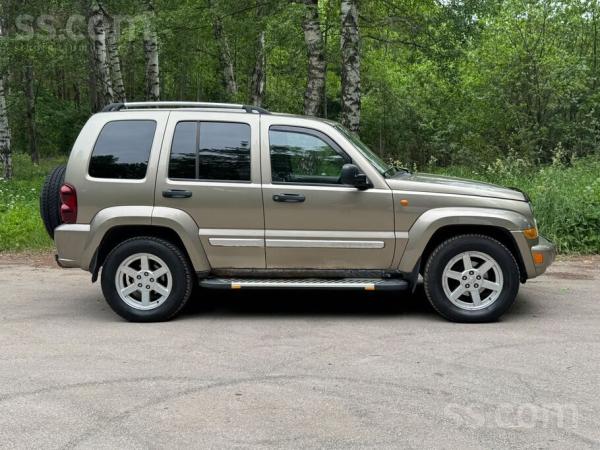 Zaļš Jeep Cherokee 2005 Rīga, ar dzinēja tilpumu 2.70 L un nobraukumu 0 tūkst. km par 2799 €, foto 6 vietnē AUTOMOTO.COM.LV