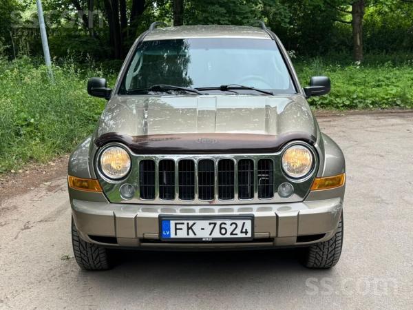 Zaļš Jeep Cherokee 2005 Rīga, ar dzinēja tilpumu 2.70 L un nobraukumu 0 tūkst. km par 2799 €, foto 8 vietnē AUTOMOTO.COM.LV