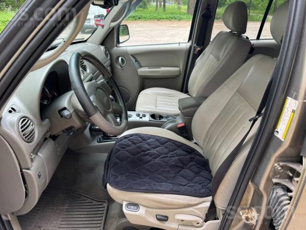 Zaļš Jeep Cherokee 2005 Rīga, ar dzinēja tilpumu 2.70 L un nobraukumu 0 tūkst. km par 2799 €, foto 9 vietnē AUTOMOTO.COM.LV