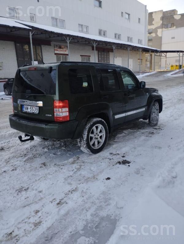 Green Jeep Cherokee 2009 in Riga, with an engine capacity of 2.80 L and mileage of 187 thousand km for 6200 €, photo 2 on AUTOMOTO.COM.LV