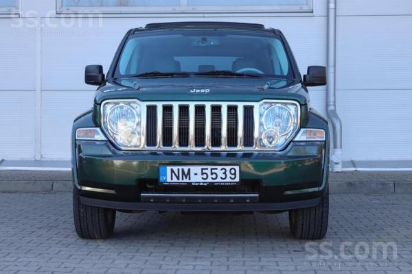 Green Jeep Cherokee 2009 in Riga, with an engine capacity of 2.80 L and mileage of 0 thousand km for 5495 €, photo 3 on AUTOMOTO.COM.LV