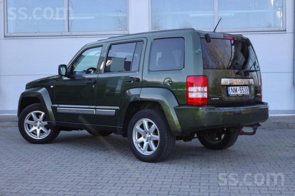 Green Jeep Cherokee 2009 in Riga, with an engine capacity of 2.80 L and mileage of 0 thousand km for 5495 €, photo 5 on AUTOMOTO.COM.LV