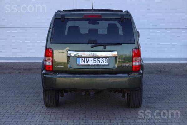 Green Jeep Cherokee 2009 in Riga, with an engine capacity of 2.80 L and mileage of 0 thousand km for 5495 €, photo 6 on AUTOMOTO.COM.LV