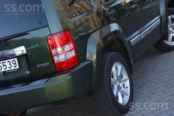 Green Jeep Cherokee 2009 in Riga, with an engine capacity of 2.80 L and mileage of 0 thousand km for 5495 €, photo 8 on AUTOMOTO.COM.LV
