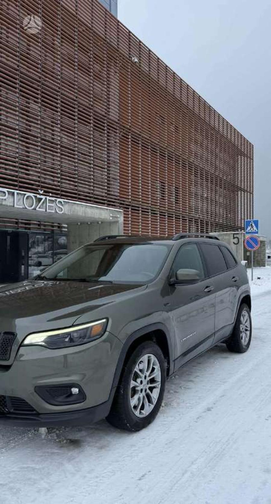 Zaļš Jeep Cherokee 2019 Klaipėda, ar dzinēja tilpumu 2.36 L un nobraukumu 239 tūkst. km par 11700 €, foto 1 vietnē AUTOMOTO.COM.LV