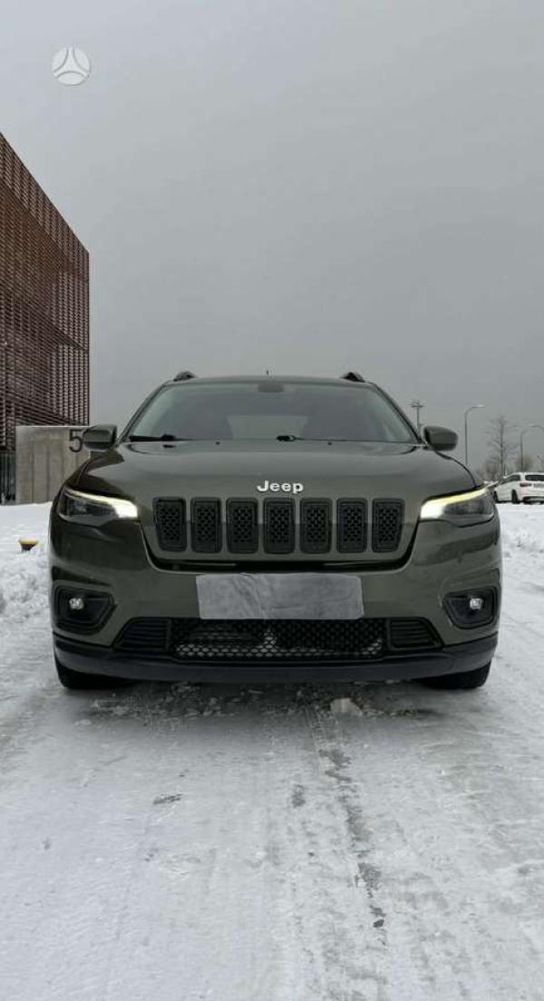Zaļš Jeep Cherokee 2019 Klaipėda, ar dzinēja tilpumu 2.36 L un nobraukumu 239 tūkst. km par 11700 €, foto 2 vietnē AUTOMOTO.COM.LV