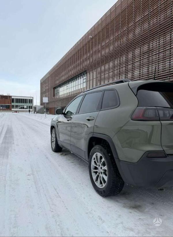 Zaļš Jeep Cherokee 2019 Klaipėda, ar dzinēja tilpumu 2.36 L un nobraukumu 239 tūkst. km par 11700 €, foto 5 vietnē AUTOMOTO.COM.LV