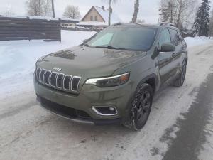 Green Jeep Cherokee 2019 in Plunge, with an engine capacity of 3.20 L and mileage of 62 thousand km for 15999 €, photo  on AUTOMOTO.COM.LV